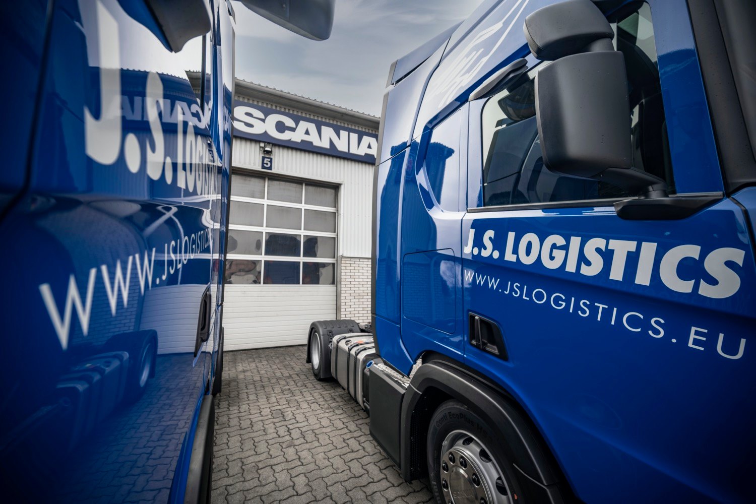 Neuanschaffung von 15 Scania S-Series LKW - J.S. Logistics