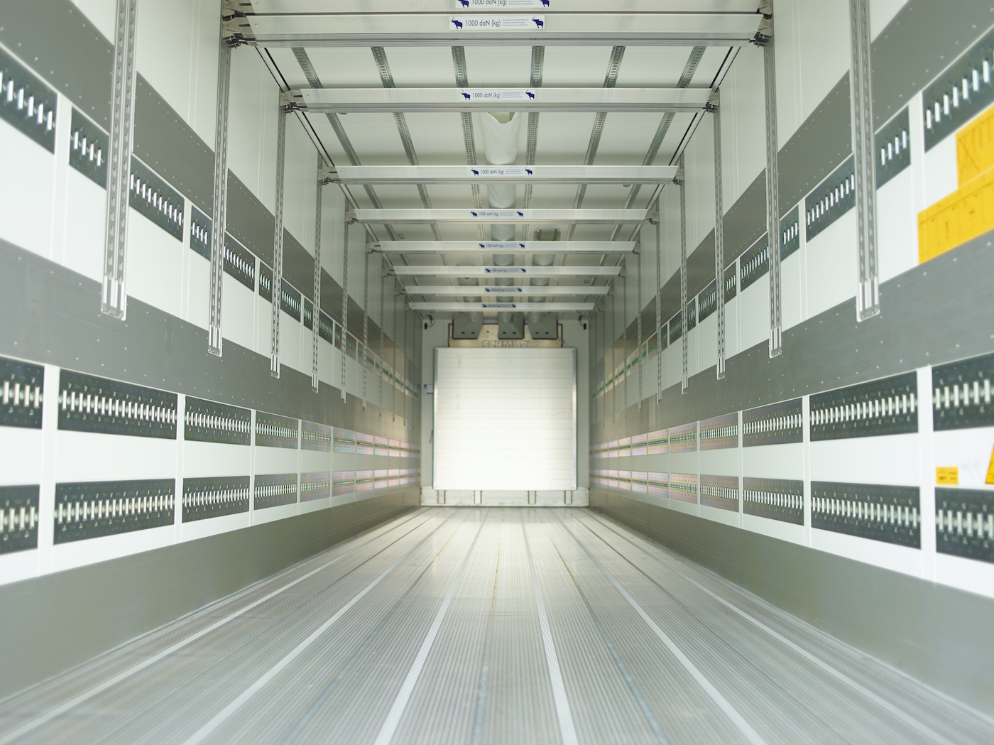 Auf Nummer sicher – Chemie Transporte mit J.S. Logistics - J.S. Logistics